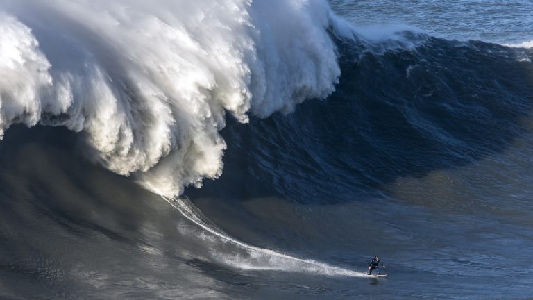 Surf and Giant Waves: The 5 biggest waves in the world.