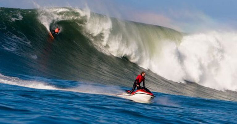 Tow In Surf Extreme: The most risky surfing modality that exists